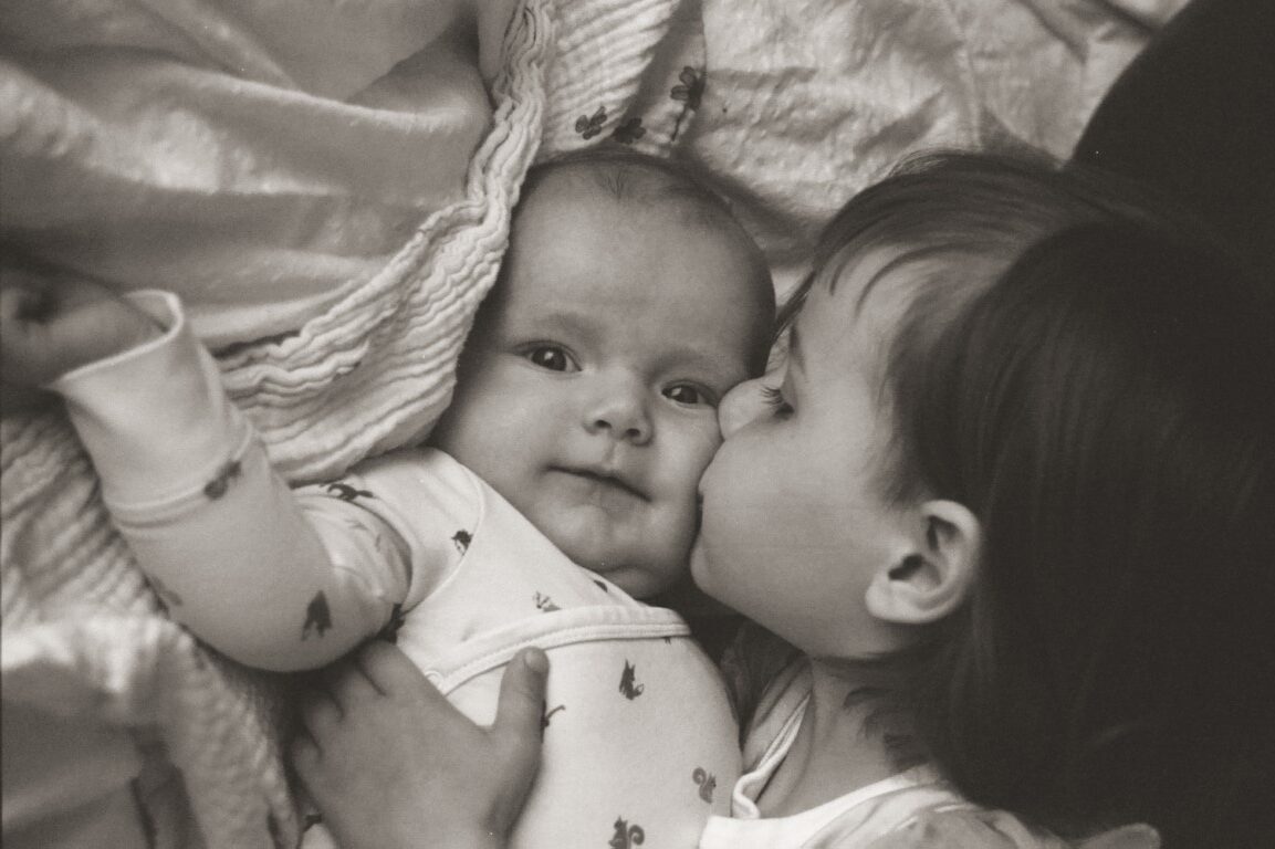 Virðingafullt uppeldi í hversdagsleikann: Að byggja sterk tengsl á ...